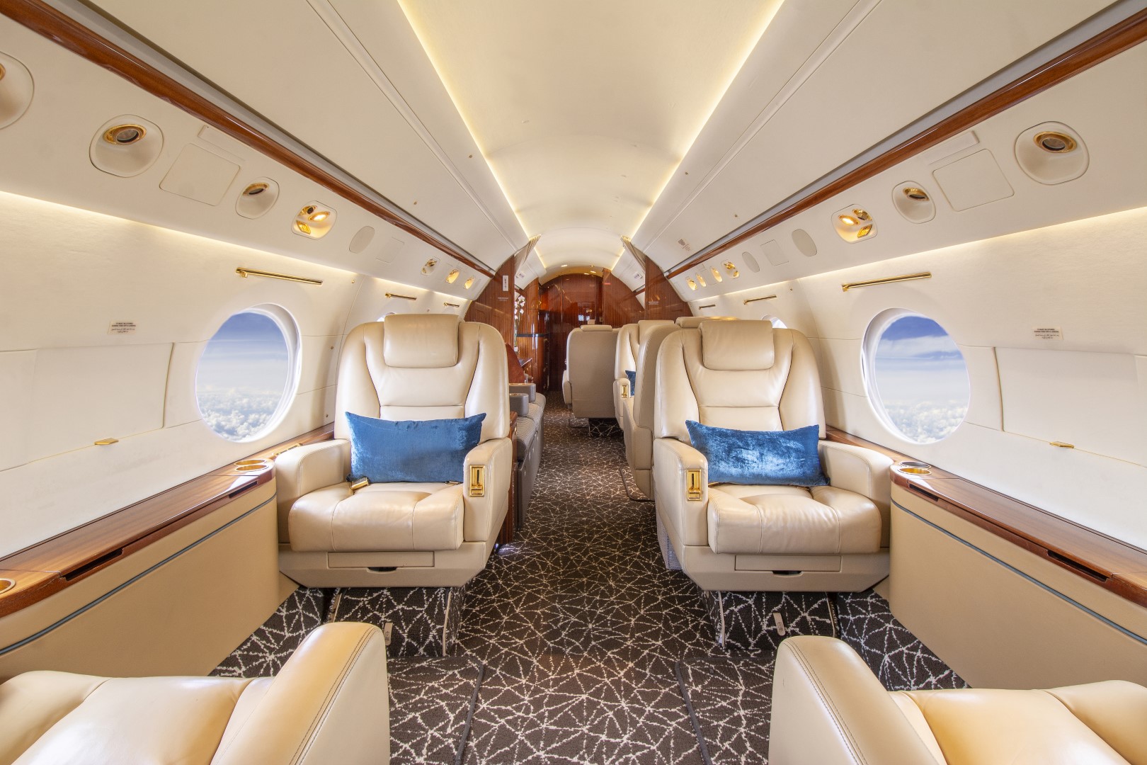 Gulfstream G300 / GIV-SP N53WG | Fly Alliance