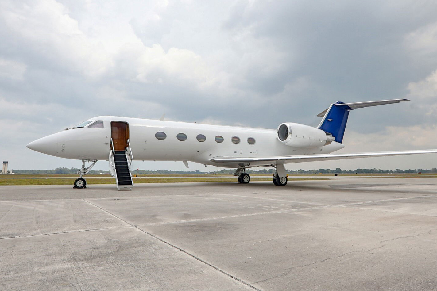 Discover Our Luxurious Private Jet Fleet | Fly Alliance