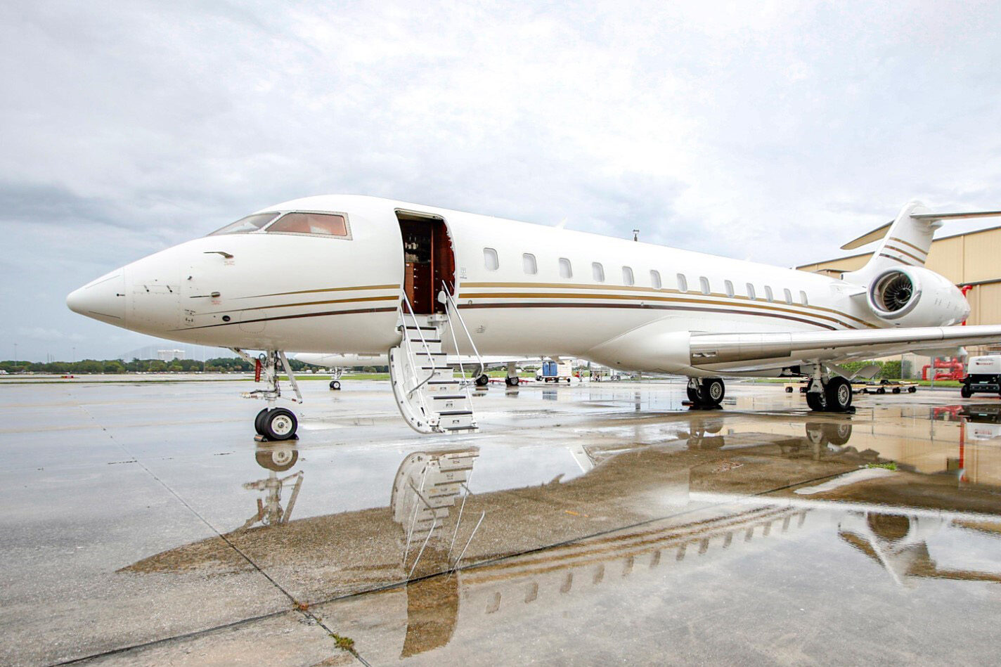 Discover Our Luxurious Private Jet Fleet | Fly Alliance
